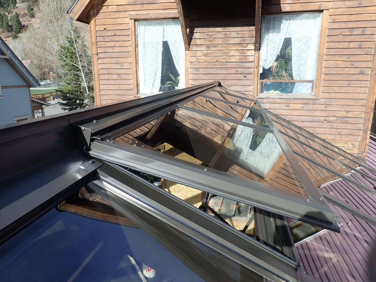 Ridge Vents on Greenhouse Roof - Colorado Polycarbonate Panels